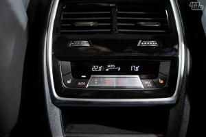 Black BMW X7 2023 in Vilnius, with an engine capacity of 3.00 L and mileage of 77 thousand km for 86771 €, photo 16 on AUTOMOTO.COM.LV