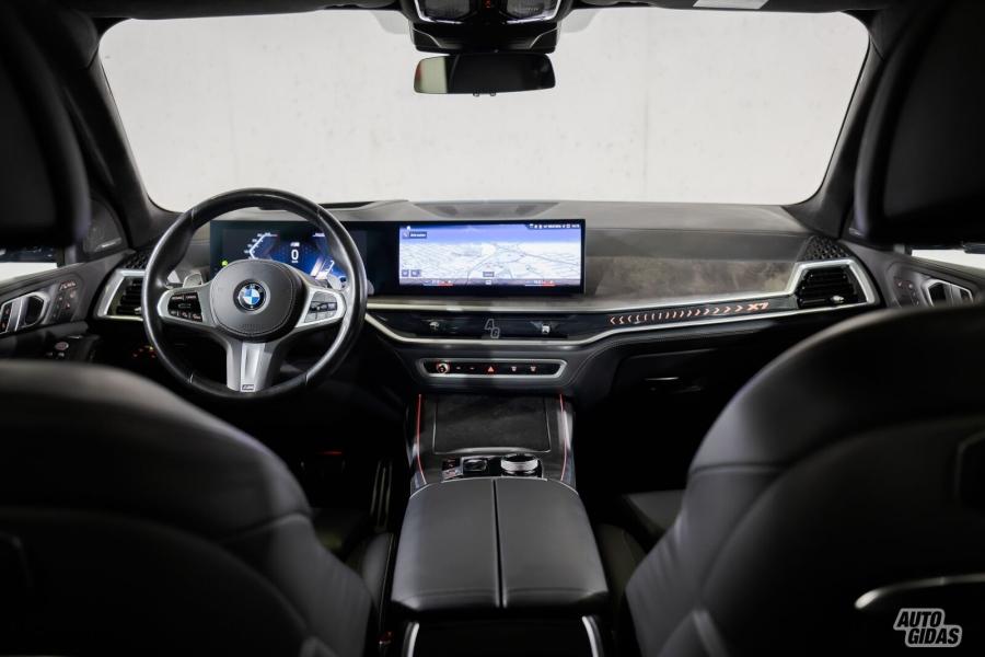Black BMW X7 2023 in Vilnius, with an engine capacity of 3.00 L and mileage of 77 thousand km for 86771 €, photo 17 on AUTOMOTO.COM.LV