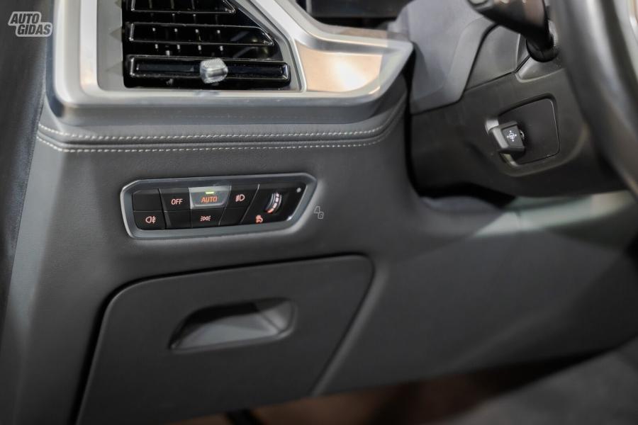 Black BMW X7 2023 in Vilnius, with an engine capacity of 3.00 L and mileage of 77 thousand km for 86771 €, photo 28 on AUTOMOTO.COM.LV