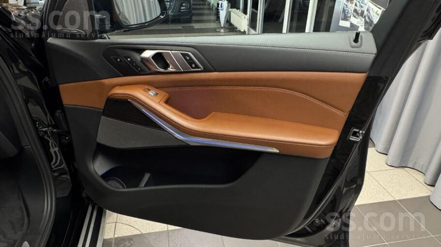 Melns BMW X7 2023 Rīga, ar dzinēja tilpumu 3.00 L un nobraukumu 11 tūkst. km par 85990 €, foto 15 vietnē AUTOMOTO.COM.LV