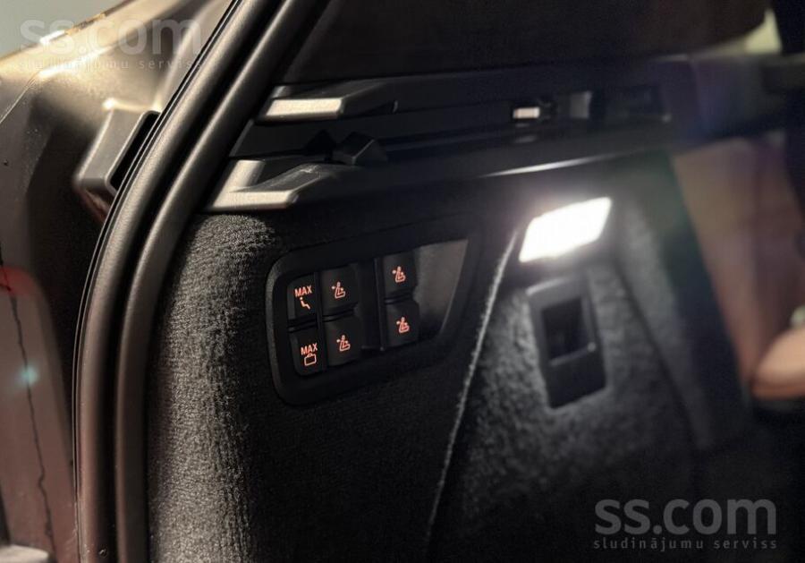 Melns BMW X7 2023 Rīga, ar dzinēja tilpumu 3.00 L un nobraukumu 11 tūkst. km par 85990 €, foto 23 vietnē AUTOMOTO.COM.LV