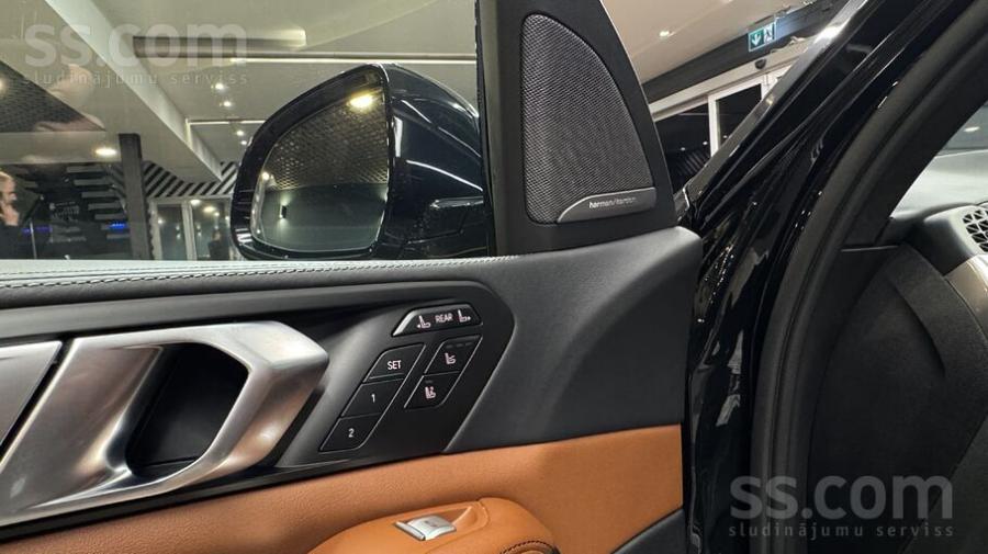 Melns BMW X7 2023 Rīga, ar dzinēja tilpumu 3.00 L un nobraukumu 11 tūkst. km par 85990 €, foto 28 vietnē AUTOMOTO.COM.LV
