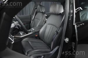 Melns BMW X7 2023 Tukums, ar dzinēja tilpumu 3.00 L un nobraukumu 0 tūkst. km par 79990 €, foto 3 vietnē AUTOMOTO.COM.LV