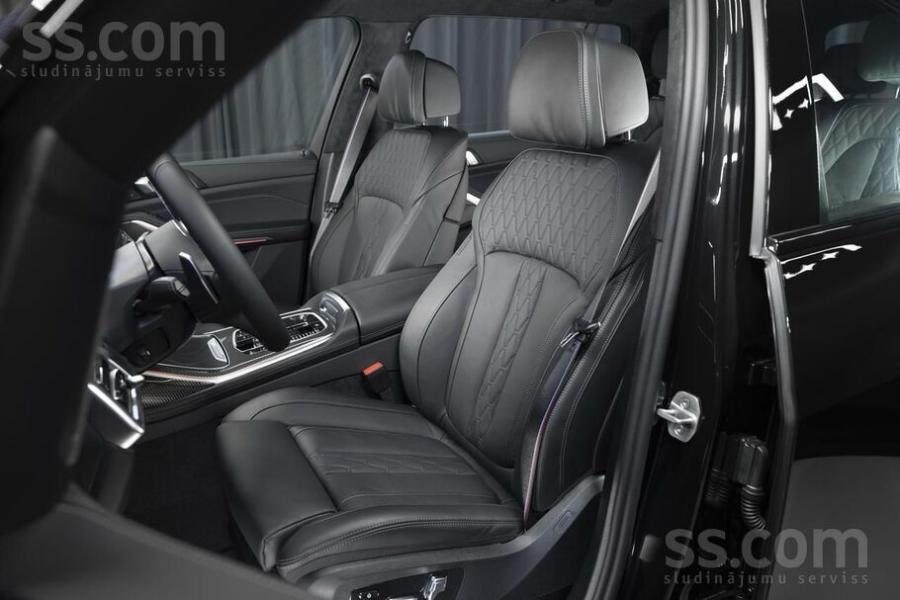 Melns BMW X7 2023 Tukums, ar dzinēja tilpumu 3.00 L un nobraukumu 0 tūkst. km par 79990 €, foto 3 vietnē AUTOMOTO.COM.LV