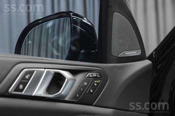 Black BMW X7 2023 in Tukums, with an engine capacity of 3.00 L and mileage of 0 thousand km for 79990 €, photo 7 on AUTOMOTO.COM.LV