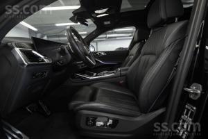 Черный БМВ X7 2023 в Тукумс, объемом двигателя 3.00 л и пробегом 0 тыс. км за 76777 €, фото 13 на AUTOMOTO.COM.LV