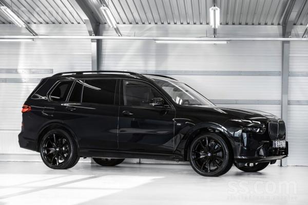 Melns BMW X7 2023 Tukums, ar dzinēja tilpumu 3.00 L un nobraukumu 0 tūkst. km par 77770 €, foto 6 vietnē AUTOMOTO.COM.LV