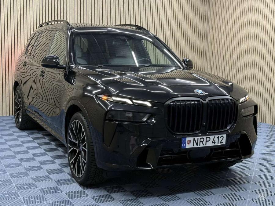 Черный БМВ X7 2023 в Мариямполе, объемом двигателя 3.00 л и пробегом 48 тыс. км за 69999 €, фото 1 на AUTOMOTO.COM.LV