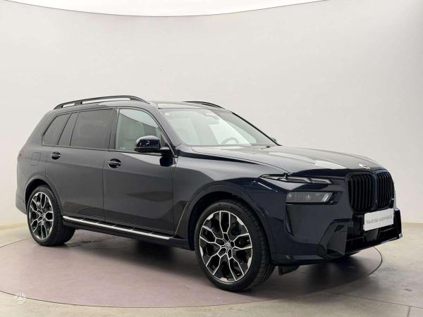 Black BMW X7 2023 in Panevezys, with an engine capacity of 2.99 L and mileage of 149 thousand km for 82990 €, photo 3 on AUTOMOTO.COM.LV