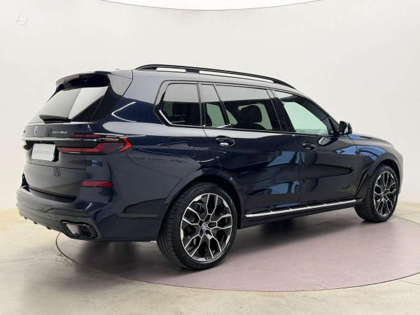 Black BMW X7 2023 in Panevezys, with an engine capacity of 2.99 L and mileage of 149 thousand km for 82990 €, photo 8 on AUTOMOTO.COM.LV
