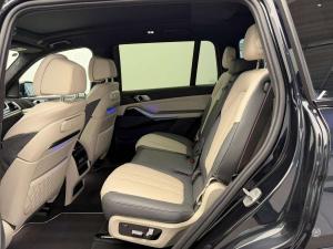 Melns BMW X7 2023 Panevēža, ar dzinēja tilpumu 2.99 L un nobraukumu 149 tūkst. km par 82990 €, foto 14 vietnē AUTOMOTO.COM.LV