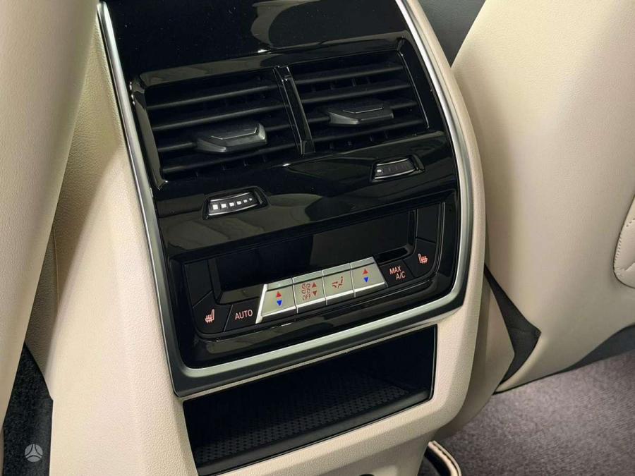 Melns BMW X7 2023 Panevēža, ar dzinēja tilpumu 2.99 L un nobraukumu 149 tūkst. km par 82990 €, foto 16 vietnē AUTOMOTO.COM.LV