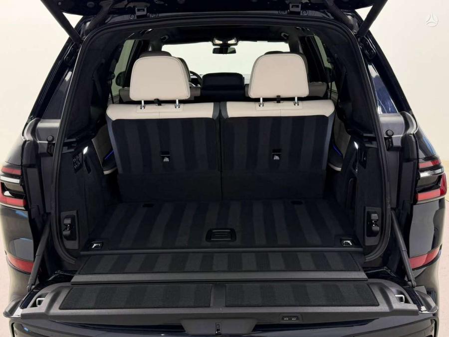 Melns BMW X7 2023 Panevēža, ar dzinēja tilpumu 2.99 L un nobraukumu 149 tūkst. km par 82990 €, foto 18 vietnē AUTOMOTO.COM.LV