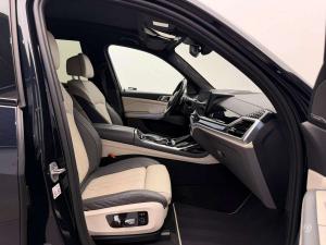 Melns BMW X7 2023 Panevēža, ar dzinēja tilpumu 2.99 L un nobraukumu 149 tūkst. km par 82990 €, foto 22 vietnē AUTOMOTO.COM.LV