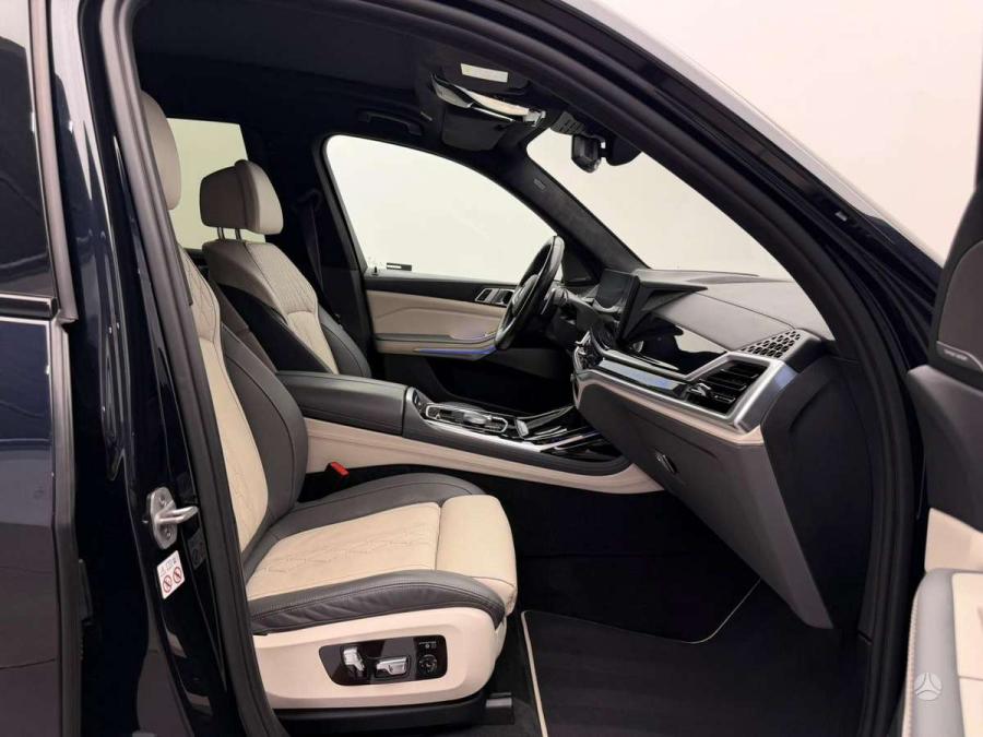 Melns BMW X7 2023 Panevēža, ar dzinēja tilpumu 2.99 L un nobraukumu 149 tūkst. km par 82990 €, foto 22 vietnē AUTOMOTO.COM.LV