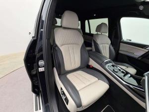 Melns BMW X7 2023 Panevēža, ar dzinēja tilpumu 2.99 L un nobraukumu 149 tūkst. km par 82990 €, foto 23 vietnē AUTOMOTO.COM.LV
