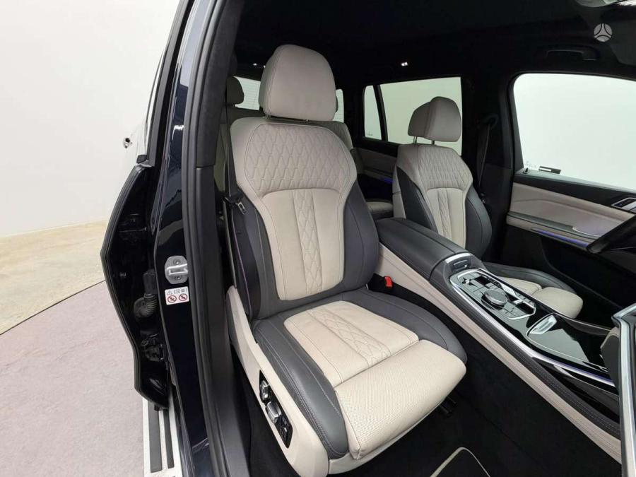 Melns BMW X7 2023 Panevēža, ar dzinēja tilpumu 2.99 L un nobraukumu 149 tūkst. km par 82990 €, foto 23 vietnē AUTOMOTO.COM.LV