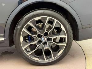Melns BMW X7 2023 Panevēža, ar dzinēja tilpumu 2.99 L un nobraukumu 149 tūkst. km par 82990 €, foto 46 vietnē AUTOMOTO.COM.LV