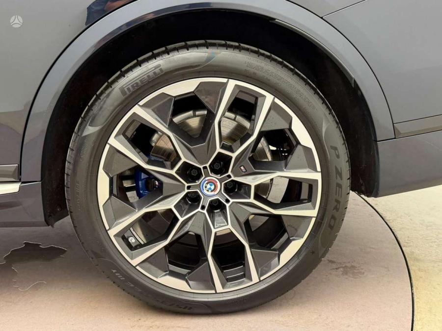 Melns BMW X7 2023 Panevēža, ar dzinēja tilpumu 2.99 L un nobraukumu 149 tūkst. km par 82990 €, foto 46 vietnē AUTOMOTO.COM.LV