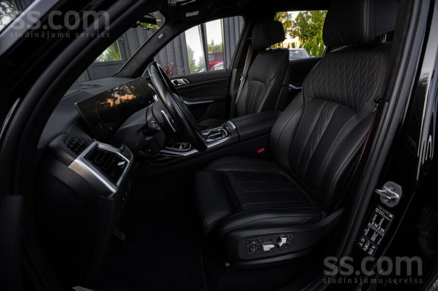 Black BMW X7 2023 in Jelgava, with an engine capacity of 3.00 L and mileage of 84 thousand km for 84900 €, photo 9 on AUTOMOTO.COM.LV