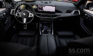 Black BMW X7 2023 in Jelgava, with an engine capacity of 3.00 L and mileage of 84 thousand km for 84900 €, photo 12 on AUTOMOTO.COM.LV