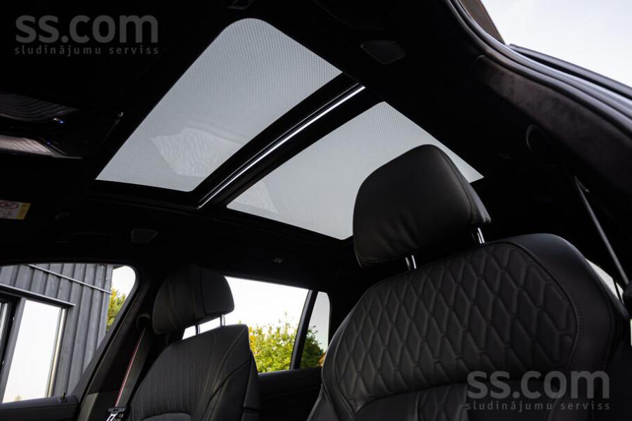Black BMW X7 2023 in Jelgava, with an engine capacity of 3.00 L and mileage of 84 thousand km for 84900 €, photo 15 on AUTOMOTO.COM.LV