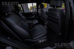 Black BMW X7 2023 in Jelgava, with an engine capacity of 3.00 L and mileage of 84 thousand km for 84900 €, photo 16 on AUTOMOTO.COM.LV