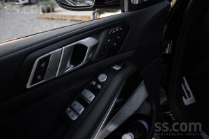 Black BMW X7 2023 in Jelgava, with an engine capacity of 3.00 L and mileage of 84 thousand km for 84900 €, photo 23 on AUTOMOTO.COM.LV
