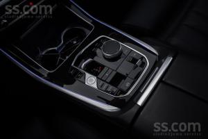 Black BMW X7 2023 in Jelgava, with an engine capacity of 3.00 L and mileage of 84 thousand km for 84900 €, photo 25 on AUTOMOTO.COM.LV