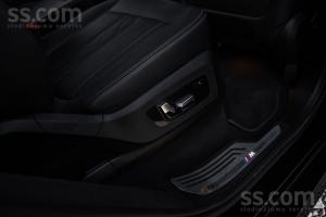 Black BMW X7 2023 in Jelgava, with an engine capacity of 3.00 L and mileage of 84 thousand km for 84900 €, photo 33 on AUTOMOTO.COM.LV