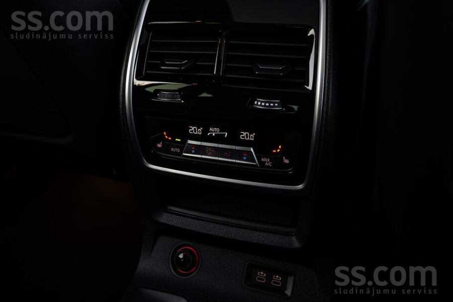 Black BMW X7 2023 in Jelgava, with an engine capacity of 3.00 L and mileage of 84 thousand km for 84900 €, photo 34 on AUTOMOTO.COM.LV