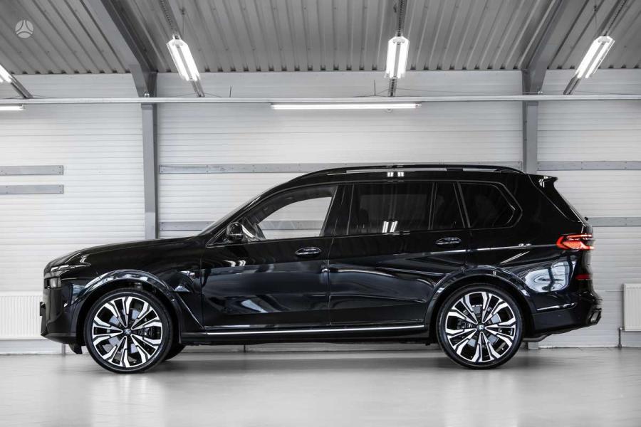 Melns BMW X7 2023 Tukums, ar dzinēja tilpumu 2.99 L un nobraukumu 85 tūkst. km par 76777 €, foto 8 vietnē AUTOMOTO.COM.LV