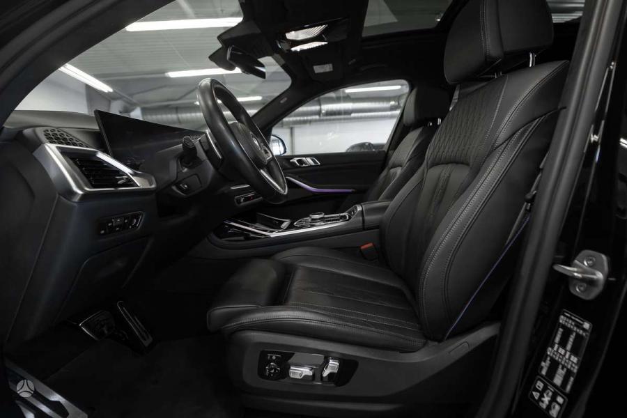 Melns BMW X7 2023 Tukums, ar dzinēja tilpumu 2.99 L un nobraukumu 85 tūkst. km par 76777 €, foto 13 vietnē AUTOMOTO.COM.LV