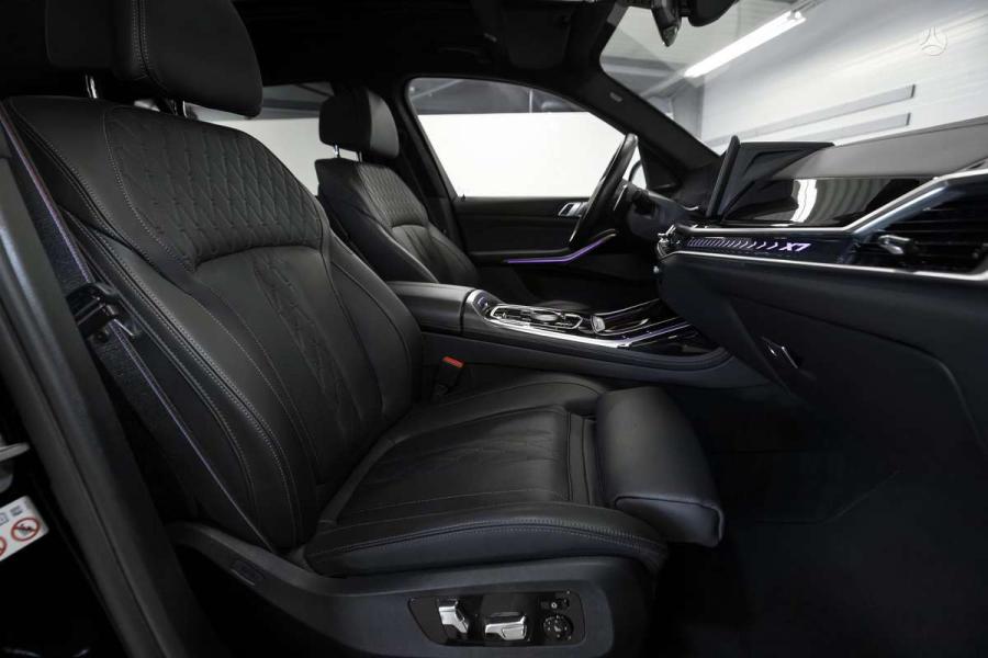 Melns BMW X7 2023 Tukums, ar dzinēja tilpumu 2.99 L un nobraukumu 85 tūkst. km par 76777 €, foto 15 vietnē AUTOMOTO.COM.LV