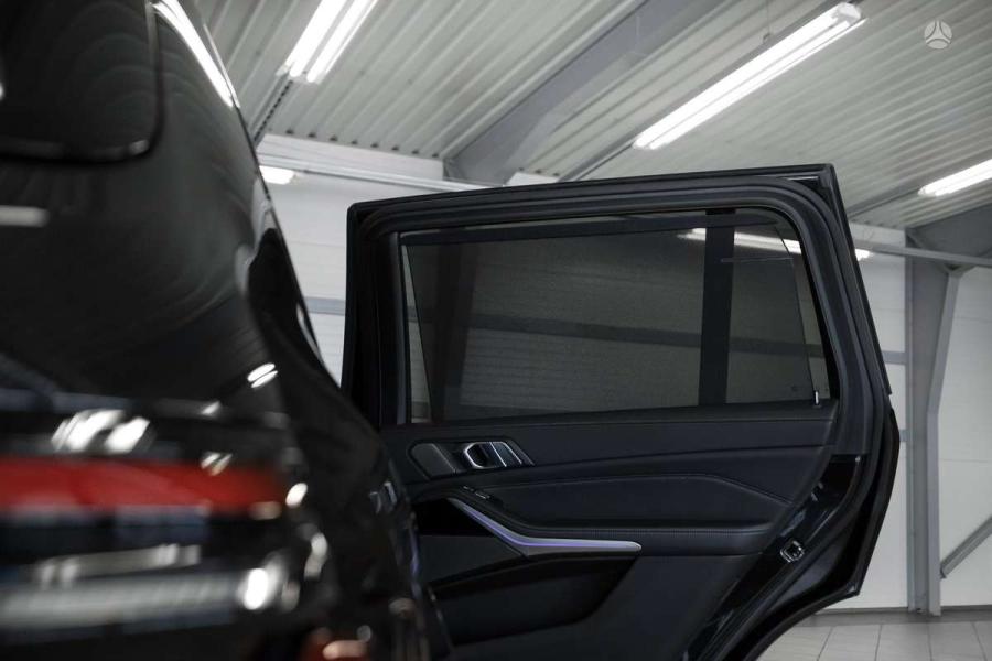 Melns BMW X7 2023 Tukums, ar dzinēja tilpumu 2.99 L un nobraukumu 85 tūkst. km par 76777 €, foto 24 vietnē AUTOMOTO.COM.LV