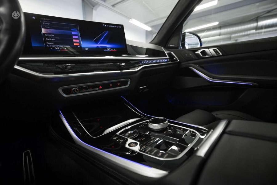 Melns BMW X7 2023 Tukums, ar dzinēja tilpumu 2.99 L un nobraukumu 85 tūkst. km par 76777 €, foto 32 vietnē AUTOMOTO.COM.LV