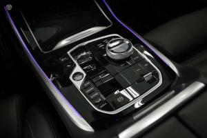 Melns BMW X7 2023 Tukums, ar dzinēja tilpumu 2.99 L un nobraukumu 85 tūkst. km par 76777 €, foto 34 vietnē AUTOMOTO.COM.LV