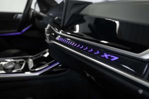 Melns BMW X7 2023 Tukums, ar dzinēja tilpumu 2.99 L un nobraukumu 85 tūkst. km par 76777 €, foto 35 vietnē AUTOMOTO.COM.LV