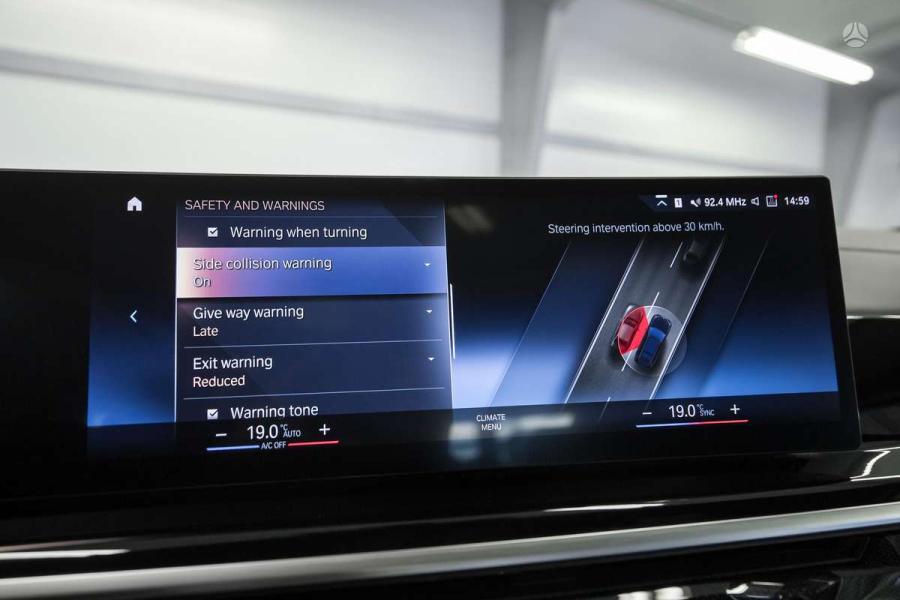 Melns BMW X7 2023 Tukums, ar dzinēja tilpumu 2.99 L un nobraukumu 85 tūkst. km par 76777 €, foto 52 vietnē AUTOMOTO.COM.LV