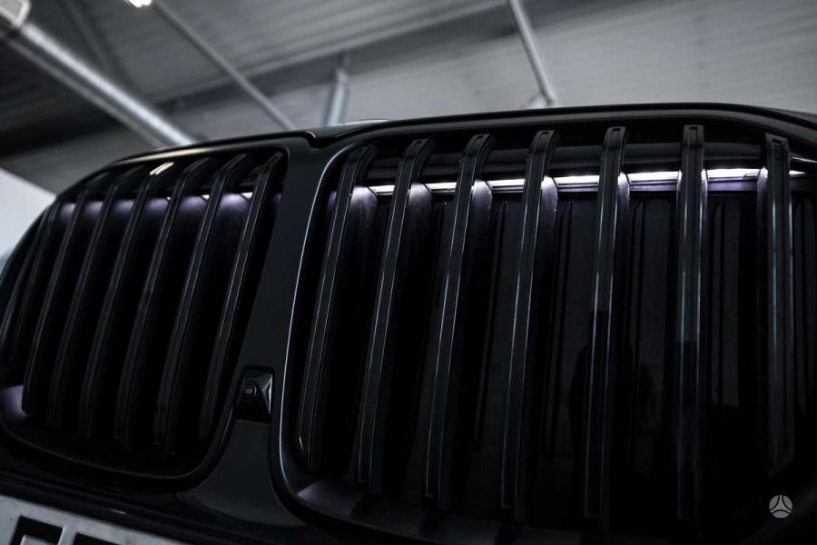 Melns BMW X7 2023 Tukums, ar dzinēja tilpumu 2.99 L un nobraukumu 85 tūkst. km par 76777 €, foto 57 vietnē AUTOMOTO.COM.LV
