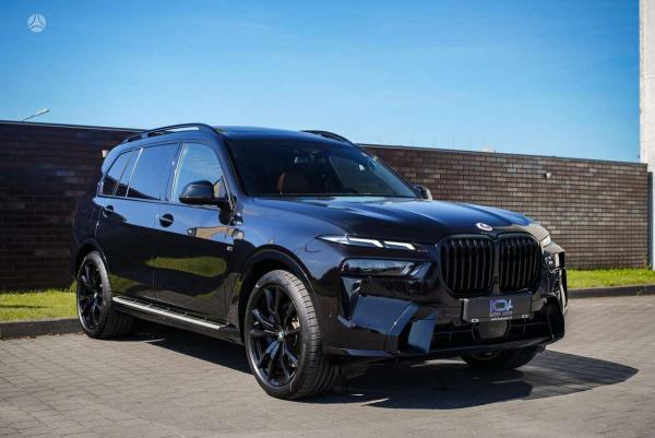 Melns BMW X7 2023 Kauņa, ar dzinēja tilpumu 2.99 L un nobraukumu 82 tūkst. km par 76950 €, foto 1 vietnē AUTOMOTO.COM.LV