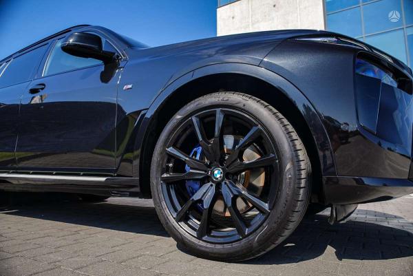 Melns BMW X7 2023 Kauņa, ar dzinēja tilpumu 2.99 L un nobraukumu 82 tūkst. km par 76950 €, foto 5 vietnē AUTOMOTO.COM.LV