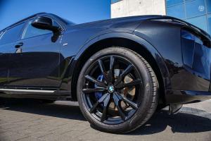 Melns BMW X7 2023 Kauņa, ar dzinēja tilpumu 2.99 L un nobraukumu 82 tūkst. km par 76950 €, foto 5 vietnē AUTOMOTO.COM.LV