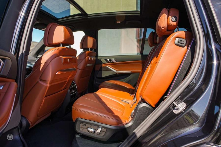 Melns BMW X7 2023 Kauņa, ar dzinēja tilpumu 2.99 L un nobraukumu 82 tūkst. km par 76950 €, foto 34 vietnē AUTOMOTO.COM.LV