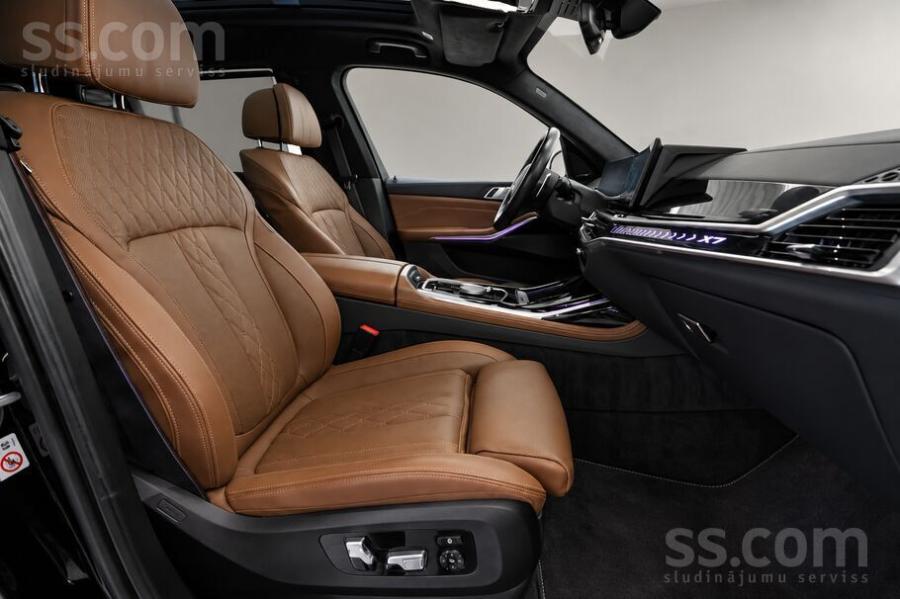 Melns BMW X7 2023 Tukums, ar dzinēja tilpumu 3.00 L un nobraukumu 77 tūkst. km par 79990 €, foto 4 vietnē AUTOMOTO.COM.LV
