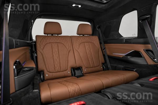 Melns BMW X7 2023 Tukums, ar dzinēja tilpumu 3.00 L un nobraukumu 77 tūkst. km par 79990 €, foto 7 vietnē AUTOMOTO.COM.LV