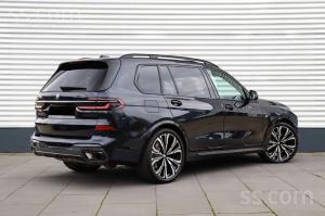 Black BMW X7 2024 in Tukums, with an engine capacity of 3.00 L and mileage of 0 thousand km for 49900 €, photo 2 on AUTOMOTO.COM.LV