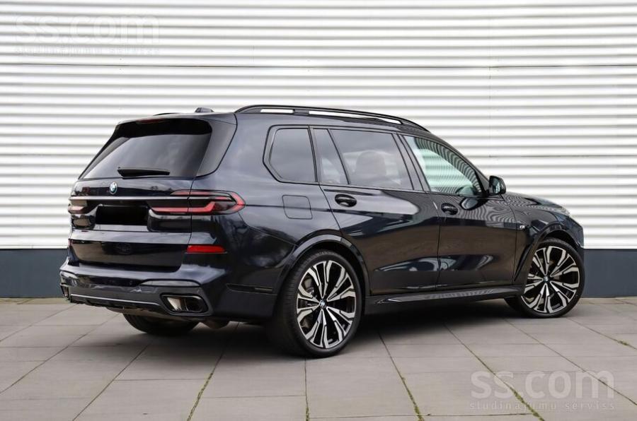 Black BMW X7 2024 in Tukums, with an engine capacity of 3.00 L and mileage of 0 thousand km for 49900 €, photo 2 on AUTOMOTO.COM.LV