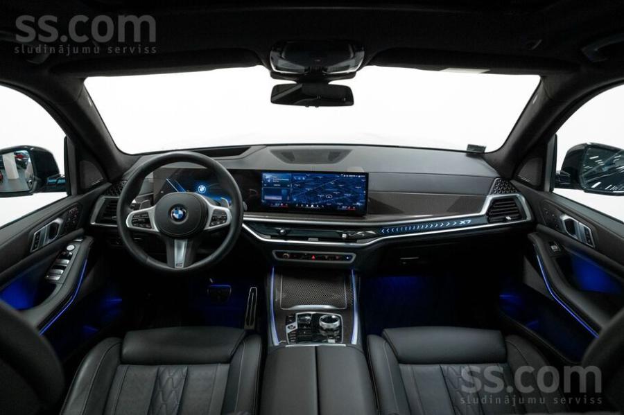 Black BMW X7 2024 in Riga, with an engine capacity of 3.00 L and mileage of 6 thousand km for 88900 €, photo 4 on AUTOMOTO.COM.LV
