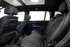 Black BMW X7 2024 in Riga, with an engine capacity of 3.00 L and mileage of 6 thousand km for 88900 €, photo 7 on AUTOMOTO.COM.LV